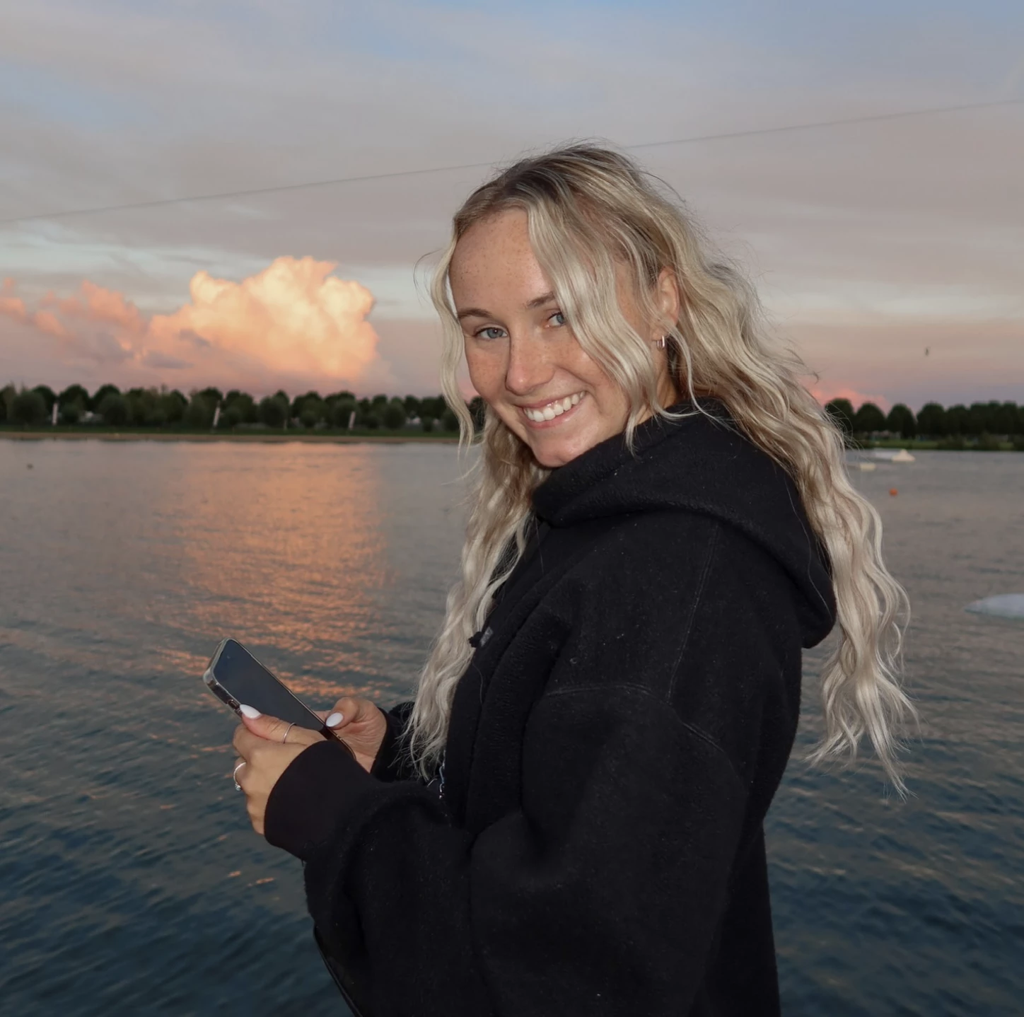 Socials - Socials - Myron Koops